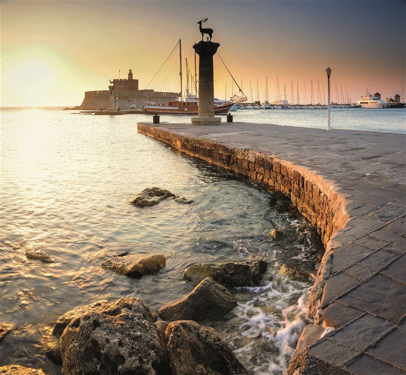 Il meraviglioso colosso di Rodi dedicato al Sole