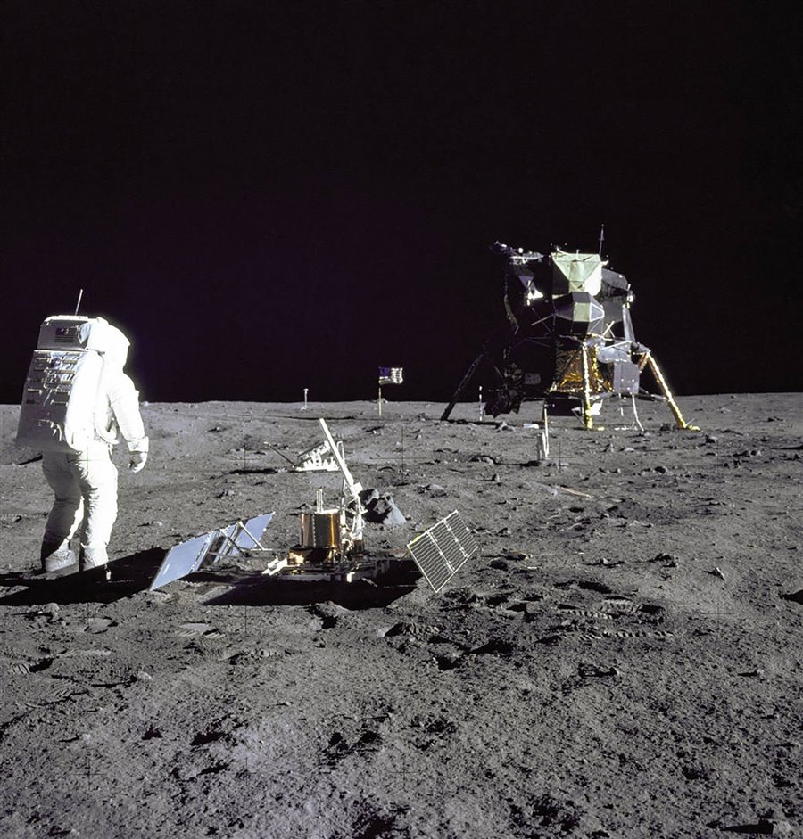 Le foto iconiche dell’Apollo 11, la prima missione che arrivò sulla Luna