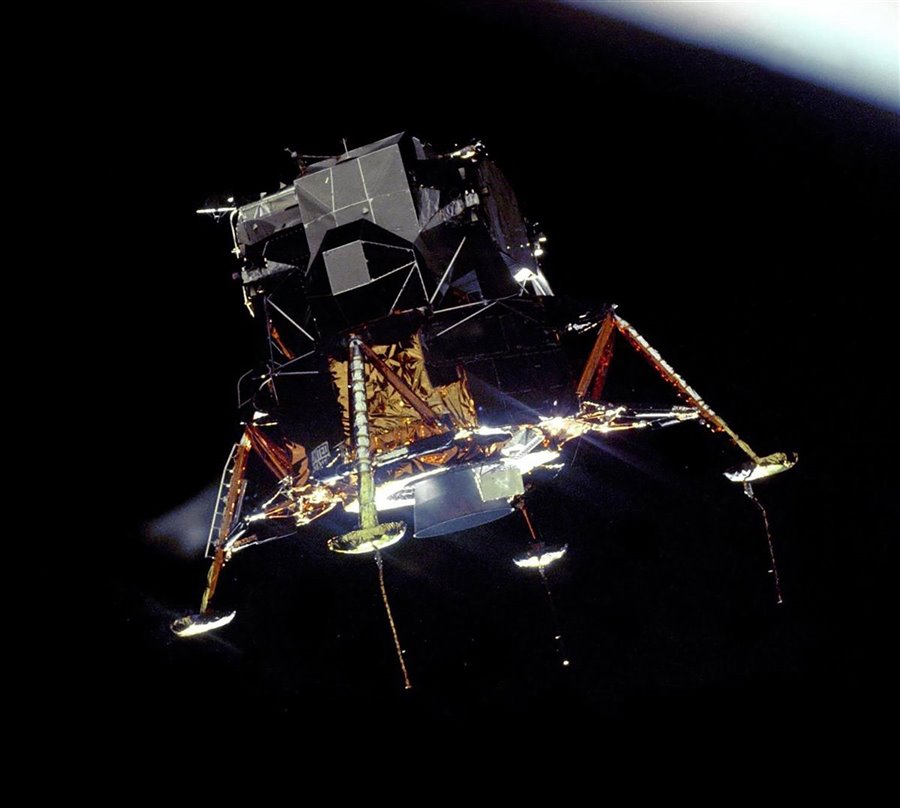 Le foto iconiche dell’Apollo 11, la prima missione che arrivò sulla Luna